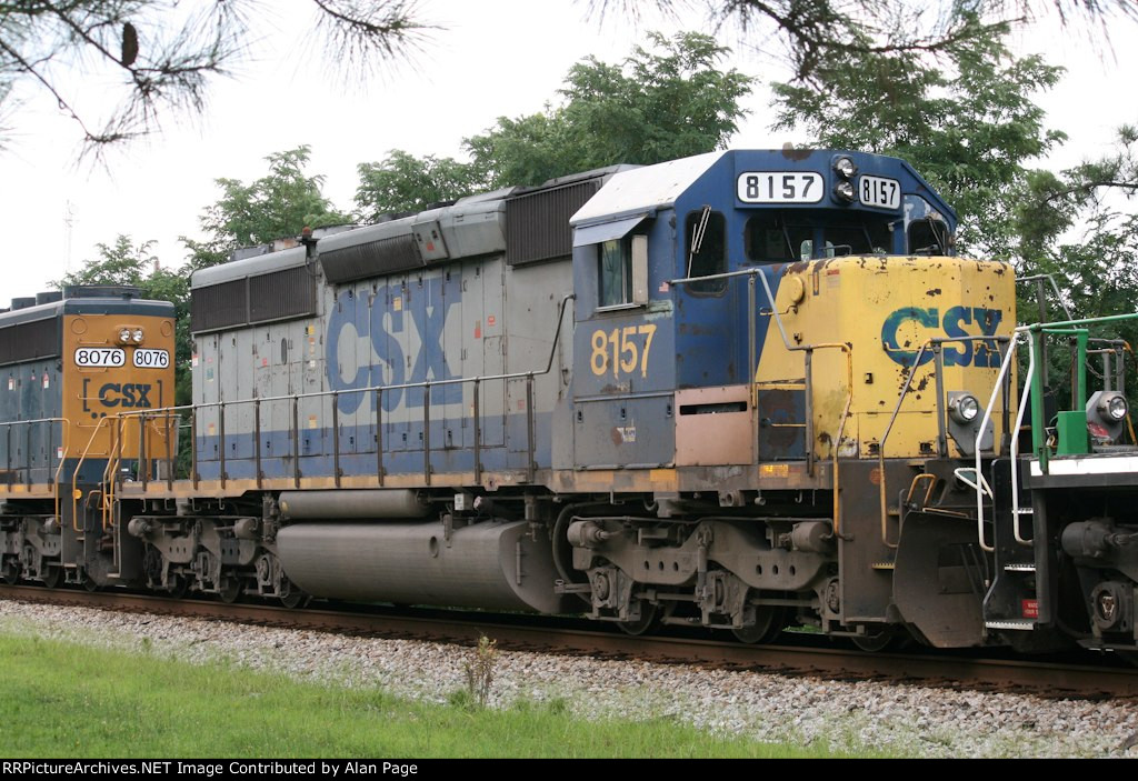 CSX SD40-2 8157 waits for green